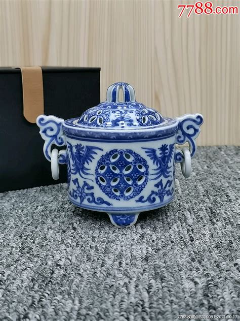 【精品香炉】清代中期青花凤纹玲珑活环香炉青花瓷知古藏真【7788收藏收藏热线】