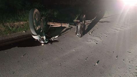 Accident cu un motociclist Se zbate între viața și moarte