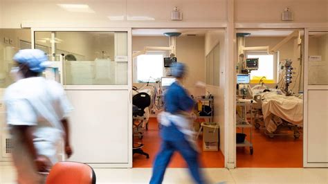 Covid 19 Aux Antilles La Mise En Place De Lobligation Vaccinale