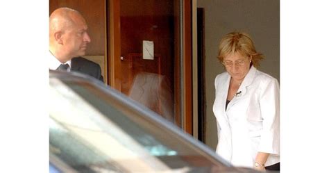 От два дни Цачева е в нов дом още си няма пердета
