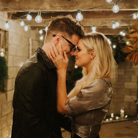Bobby Bones Marries Caitlin Parker See The Wedding Photos