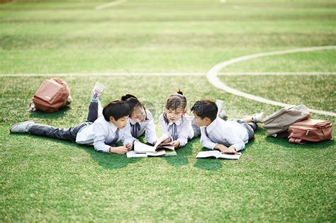 小学生操场活动高清图片下载 正版图片501223163 摄图网