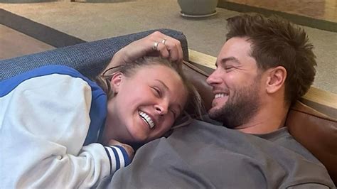 JoJo Siwa And Chris Hughes Finally Confirm Romance As They Share A Kiss On Mexico Holiday