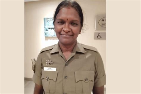 தேர்தல் பணியில் இருந்த பெண் காவலர் லாரி மோதி பலி வேலூரில் சோகம்