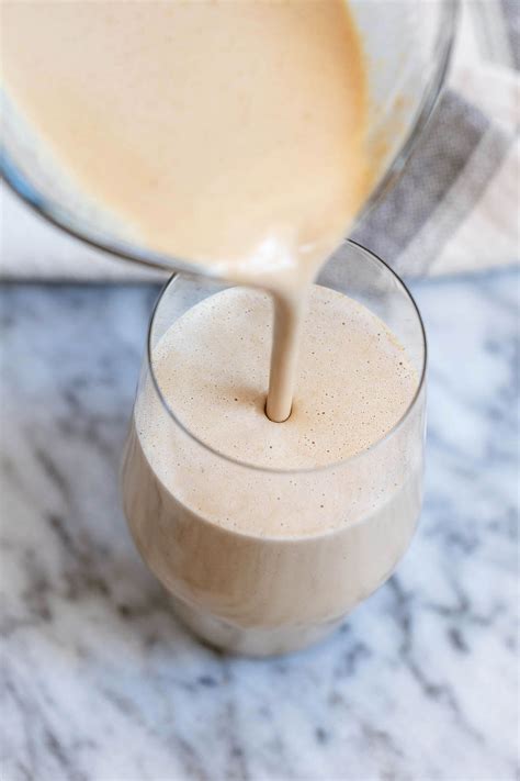 Banana Coffee Smoothie Recipe How To Make A Banana Smoothie — Eatwell101