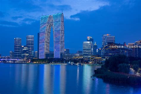 苏州东方之门夜景拍摄苏州城市景观苏州建筑空间摄影福建建筑摄影蔡工 站酷zcool