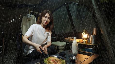 루비콘🚙과 함께 한 폭우속☔ 이지캐빈 캠핑 우중캠핑🌧️ Asmr 비오는 날에는 미나리🌿새우전🦐과 막걸리🍶 마에스트로테이블 Youtube