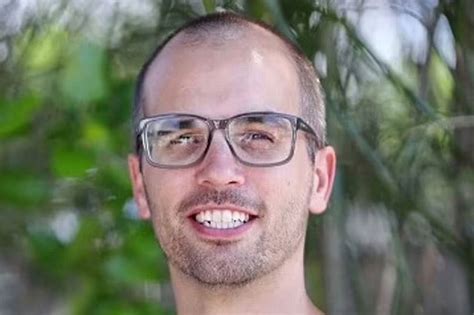 Hero Tourist Killed And Eaten By Crocodile Saved Wifes Life Before His
