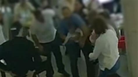 POLICÍA SALVA VIDA NIÑA Un policía fuera de servicio salva la vida a