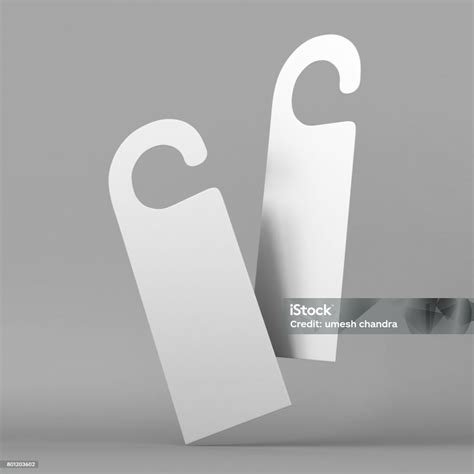 빈 문 걸이 플라이어 화이트 룸 호텔 리조트 홈을 디자인 서식 파일 및 모의 회색 배경에 고립에 대 한 태그 3d 렌더링 그림입니다 0명에 대한 스톡 사진 및 기타 이미지