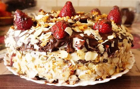 Tort De Post Fara Zahar Cu Crema De Pepene Galben LaTAIFAS