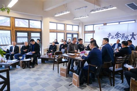 校友企业动态曲江金控承办《产业金融大家·说》第二期企业家沙龙： 数字经济背景下产业数字化的趋势与方向 西安邮电大学校友总会