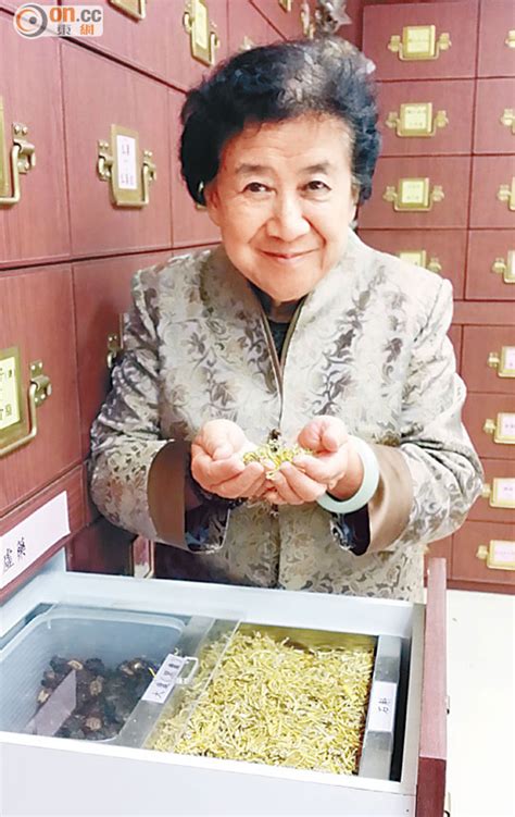 港中醫師獲選首位女「國醫大師」 東方日報