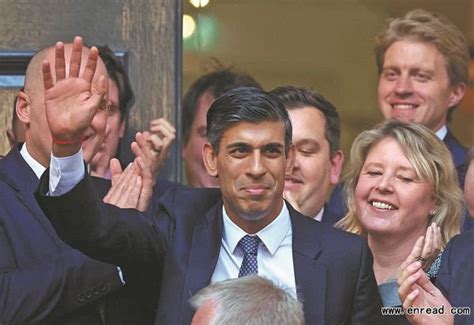 英国历史上首位亚裔首相里希·苏纳克降上任英文阅读网