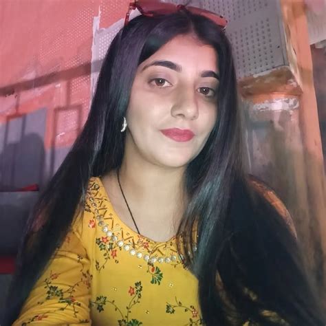Manu Manpreet 0640 • Threads Say More