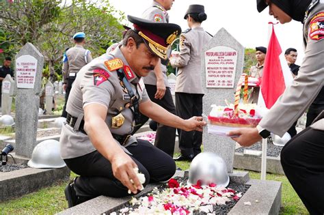 Jelang HUT Bhayangkara Ke 78 Jajaran Mabes Polri Ziarah Ke