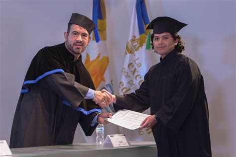 Realizan Alumnos De Fime Tres Ceremonias De Titulación Facultad De