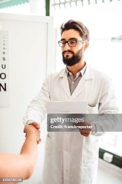 Optometry Sign Photos And Premium High Res Pictures Getty Images