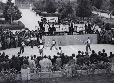 Exibição Do Jôgo Do Pau Em 27 De Outubro De 1946 Jogo Do Pau Português