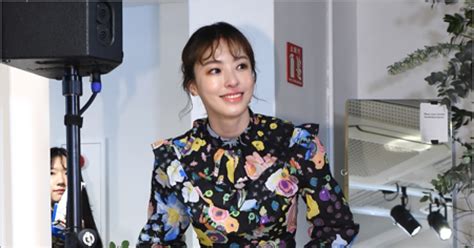 [md포토] 이다희 꽃을 입고 등장