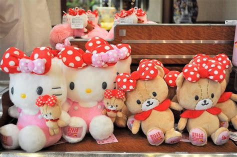 Usjに2019年のバレンタイングッズが新登場！ハローキティの「love Kitty（ラブ キティ）」シリーズは、水玉リボンのかわいいお土産が