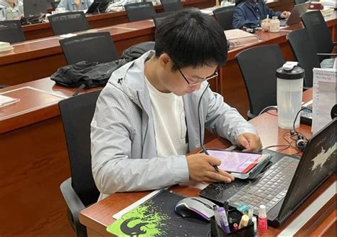 商学院开设研究生特色自习室营造浓郁学风 信阳师范大学商学院