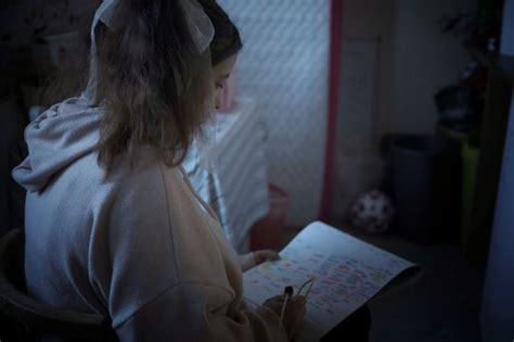 La Madre Soltera Inglesa Que Necesita 5 Trabajos Para Sobrevivir