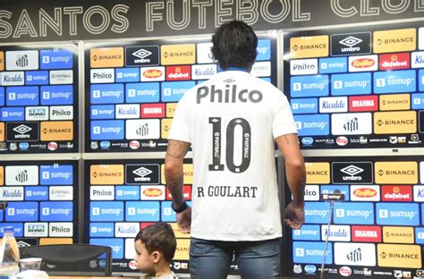 Ricardo Goulart é apresentado no Santos veja fotos Gazeta Esportiva