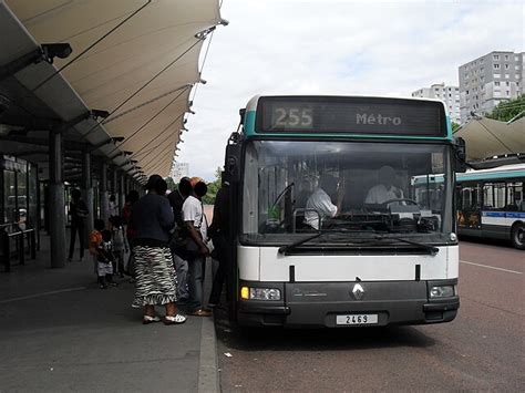 Les Bus Ne Sarrêtent Plus Dans Le Centre Ville De Saint Denis L