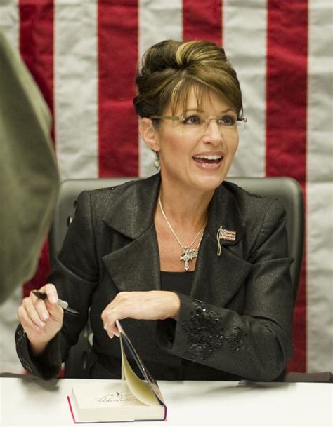 Sarah Palin Book Event Ignores Media At Little Rock Sams Club
