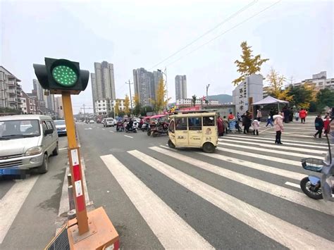 南充嘉陵区这个路口将安装信号灯避免交通隐患 哔哩哔哩