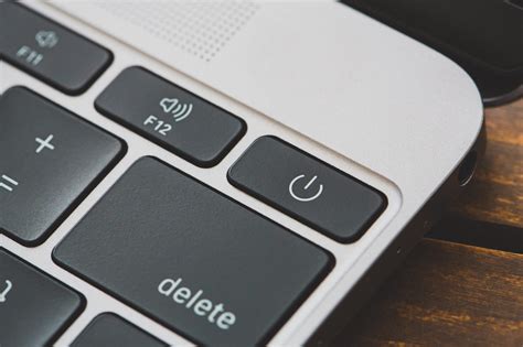 【2022年版】パソコンの電源が入らない！そんな時の対処法 パソコンファーム