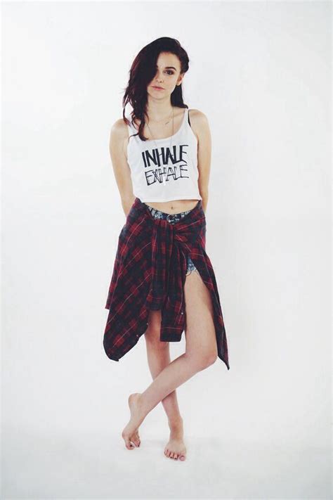 Acacia Brinleys Feet