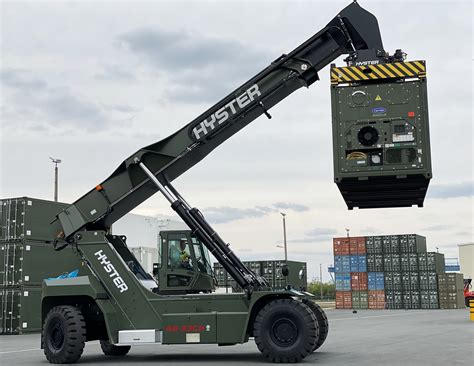 Neun Containerhandler Für Materialumschlagszentren Der Bundeswehr