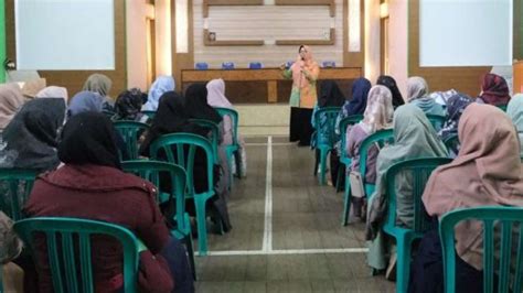 Wakil Ketua TP PKK Kabupaten Garut Dorong Peningkatan Kapasitas Kader