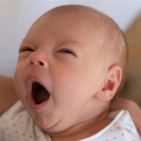 Les signes de fatigue chez bébé Parlons Bambins