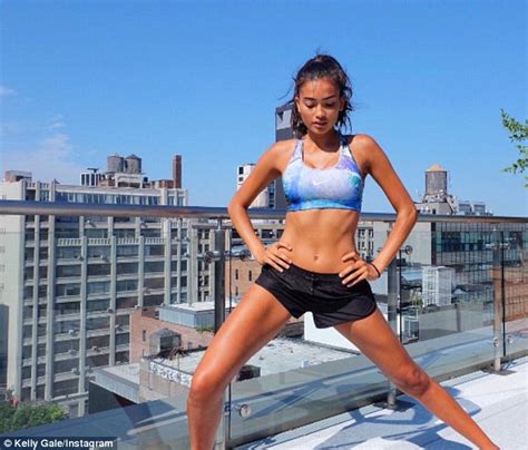 Victorias Secret Model Kelly Gale Flaunts Her Toned Tummy On Instagram