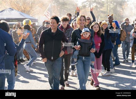 MARK WAHLBERG Und MICHELLE MONAGHAN Im FAMILIENPLAN 2023 Unter Der