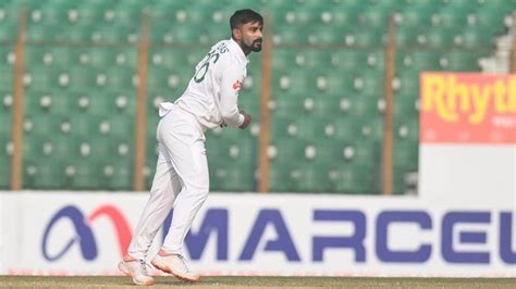 উইকেটের খোঁজে দেখা মিলল ‘বোলার লিটনের