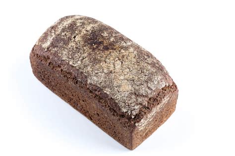 Rodajas De Pan De Centeno Aisladas En Fondo Blanco Imagen De Archivo