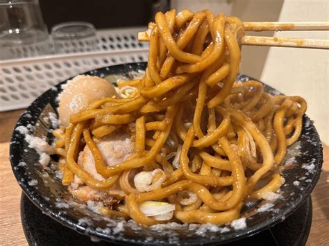 吉祥寺に背脂チャッチャ系の人気店「らーめん平太周」がオープン！1番人気メニューは爆盛油脂麺｜吉グル