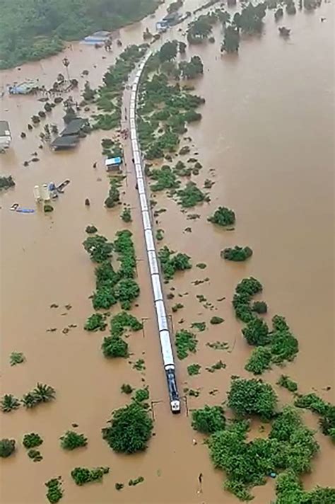 Mahalaxmi Express 17412 Train Stuck Live Latest Status Update Mumbai