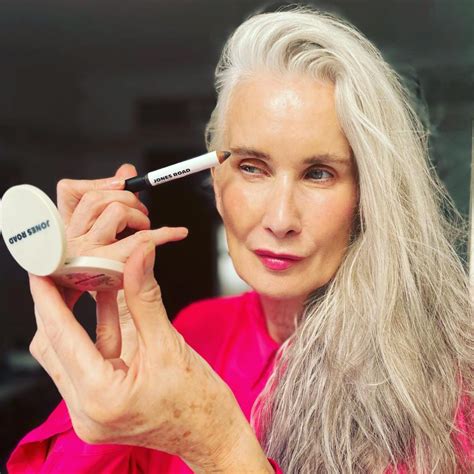 Im A Lingerie Model At 63 Im Trolled For Showing ‘cellulite And Belly Rolls But I Have A