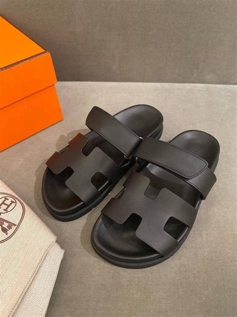 Женские черные кожаные шлепанцы в стиле гермес Hermes Chypre эрмес кожа на плоской подошве
