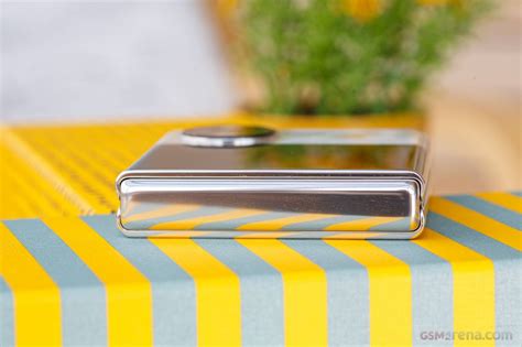 Vivo X Flip Pictures Official Photos