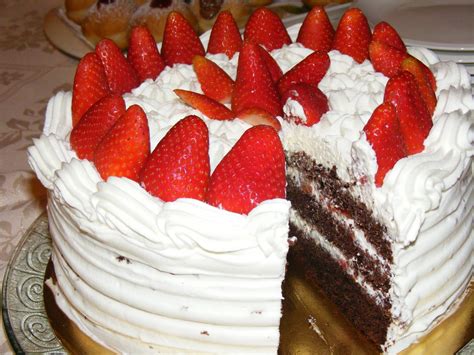 Layer cake fraises chocolat et chantilly au mascarpone Gâteaux Délices