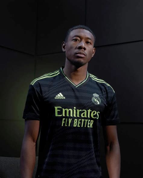 Camisa III Real Madrid Third Preta E Verde 2022 2023 Versão Jogador