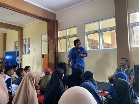 Pupuk Minat Dan Bakat Siswa SD Muhammadiyah PK Banyudono Gelar Pelatihan Mendongeng