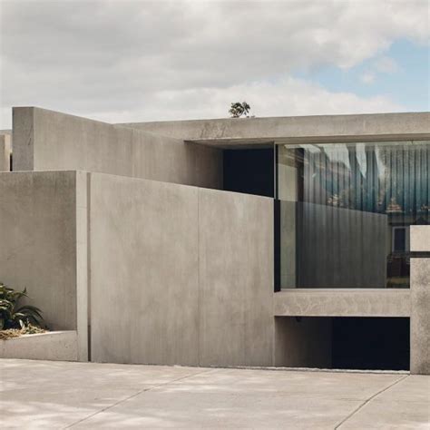 Dezeen On Linkedin Fgr Architects Wraps Melbourne Courtyard House With