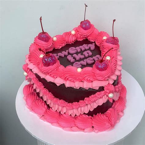Honey Love Cakes 🍒 Adelaide Retrovintage Cakes She Cute 🖤🎀🖤 Instagram